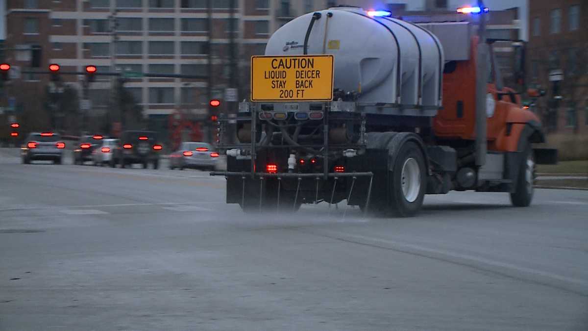 City crews treating roads ahead of storm