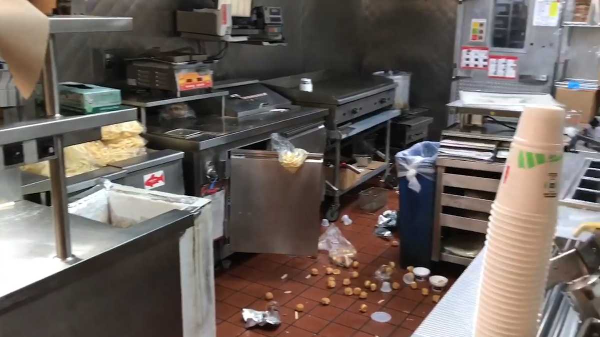 Man with 'late-night craving' breaks into Vacaville Del Taco, police say