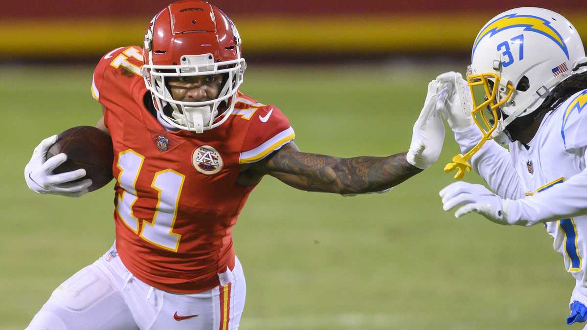 CHIEFS KINGDOM -- Report: Chiefs place Demarcus Robinson on Reserve ...