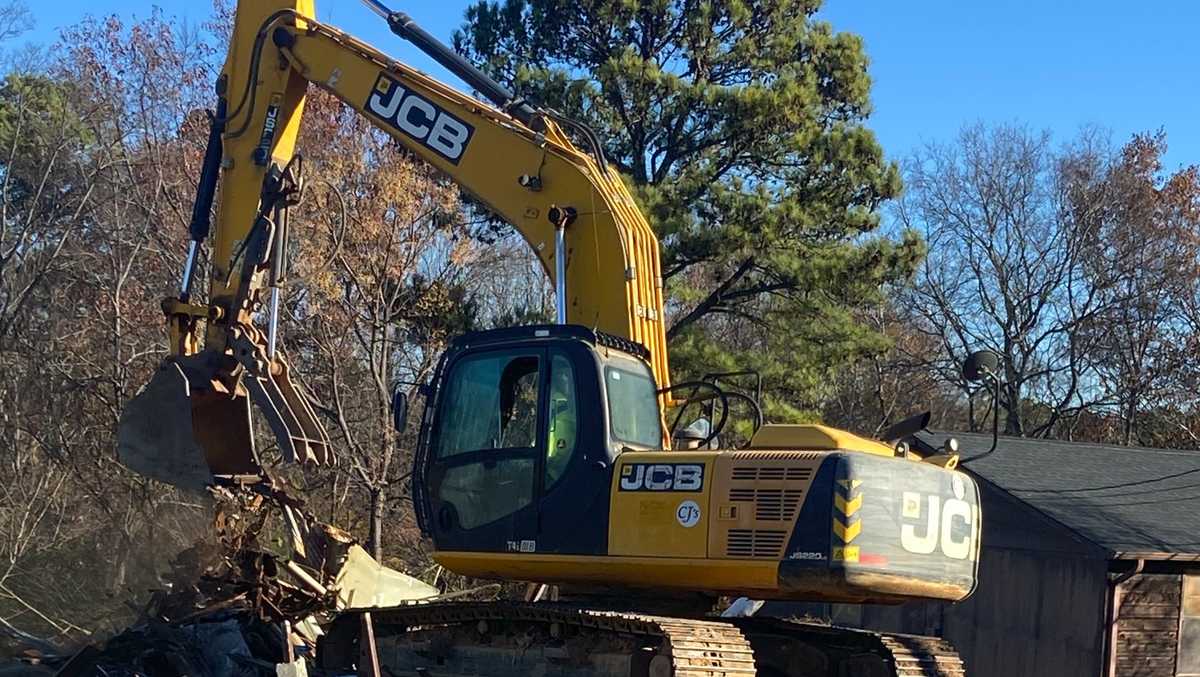 Company provides free demolition services for Tarrant