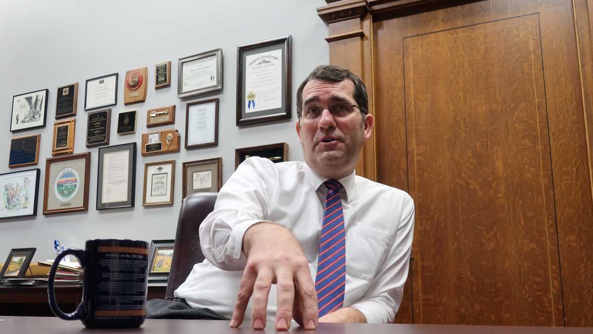 COMMITMENT 2022: GOP Kansas attorney general launches campaign for governor