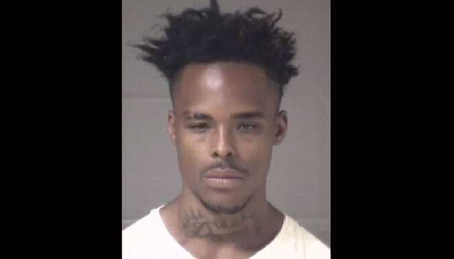 North Carolina: Angry crowd gathers as during arrest struggle