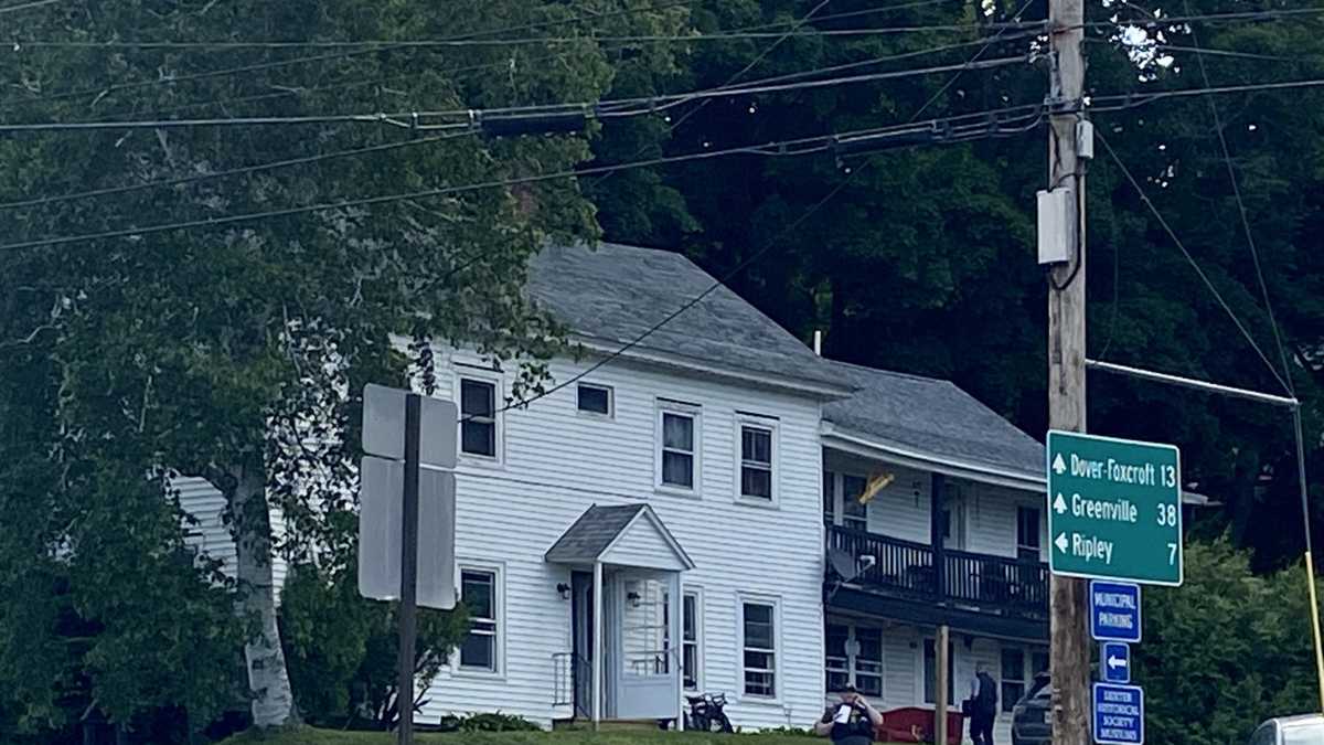 Multiple officers hurt in Dexter, Maine shooting
