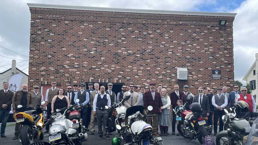 Distinguished Gentlemen ride again