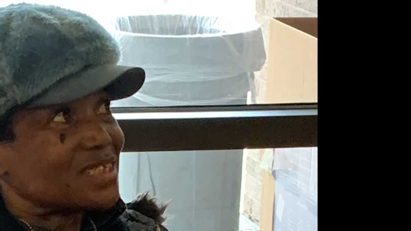 Police look for caregivers, family of disoriented woman