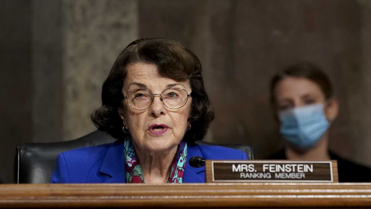 Dianne Feinstein lies in state at San Francisco City Hall