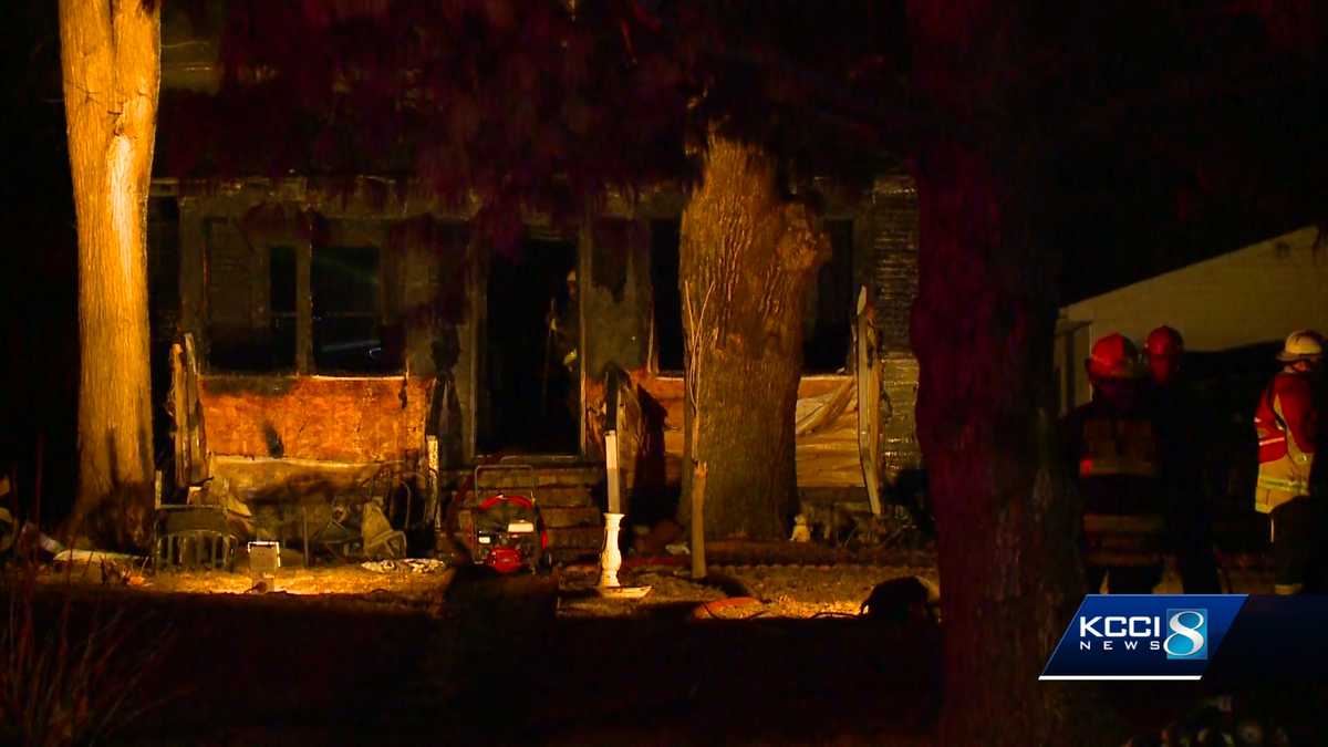 Police: DSM woman dies after house fire set by grandson