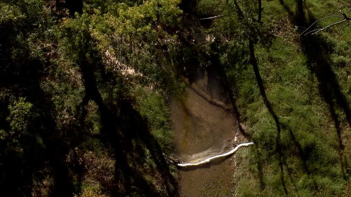 Crews work to contain diesel fuel spill in south Baltimore