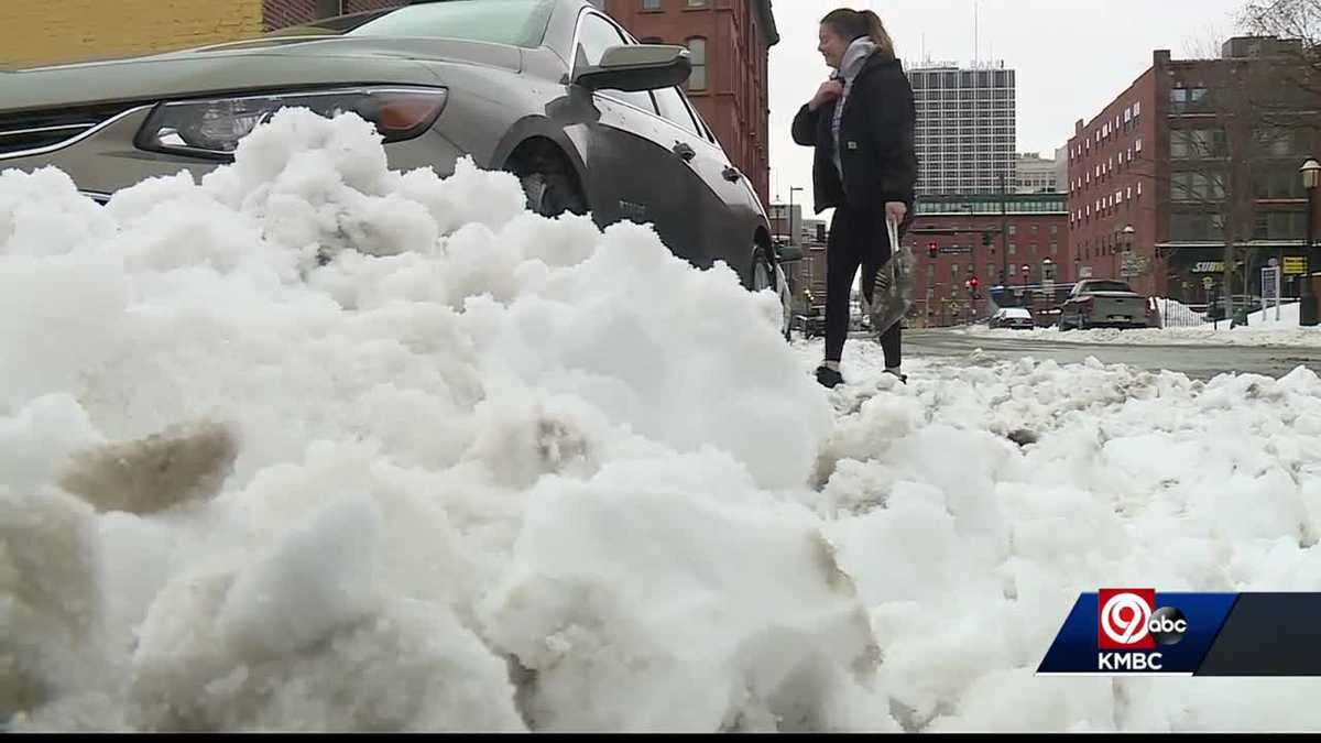 Downtown residents left to dig out their cars after snowstorm