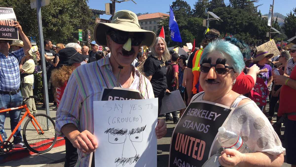 PHOTOS: Clashes break out during Berkeley protests