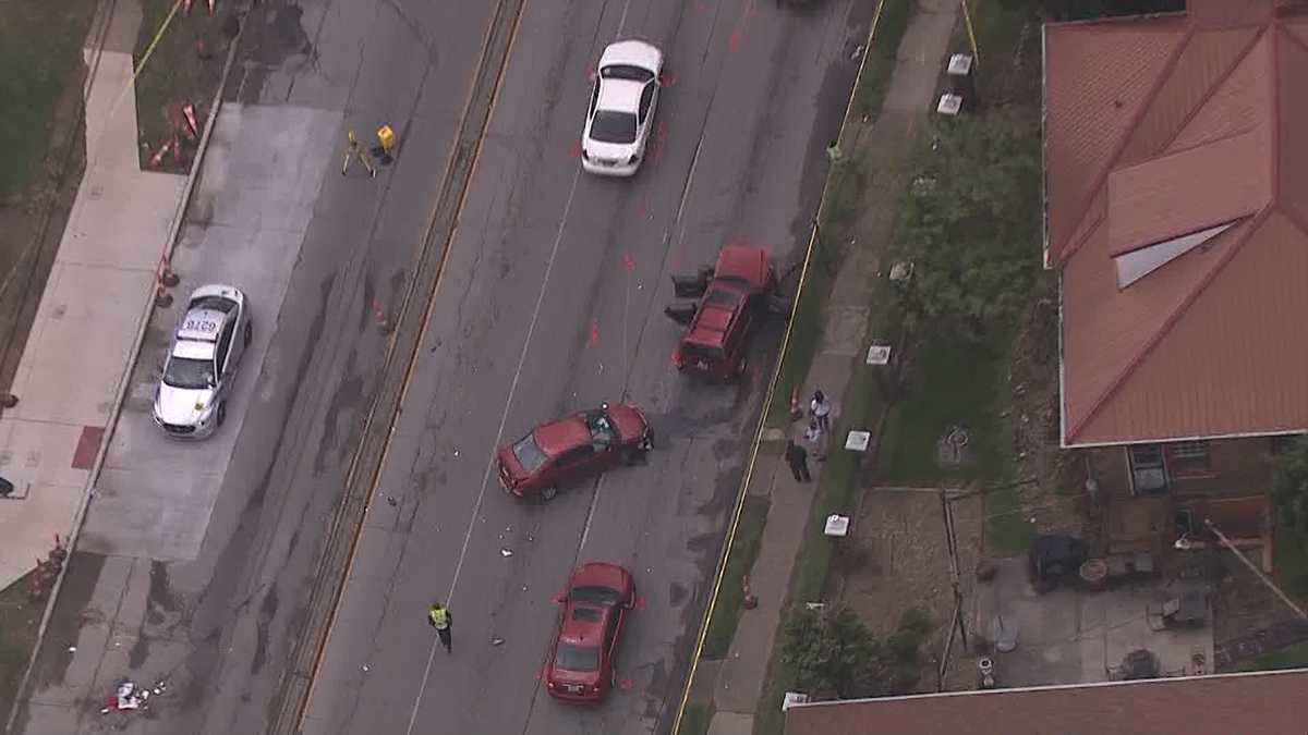 Homicide Units Investigating After Man Crashes Dies On Dixie Highway