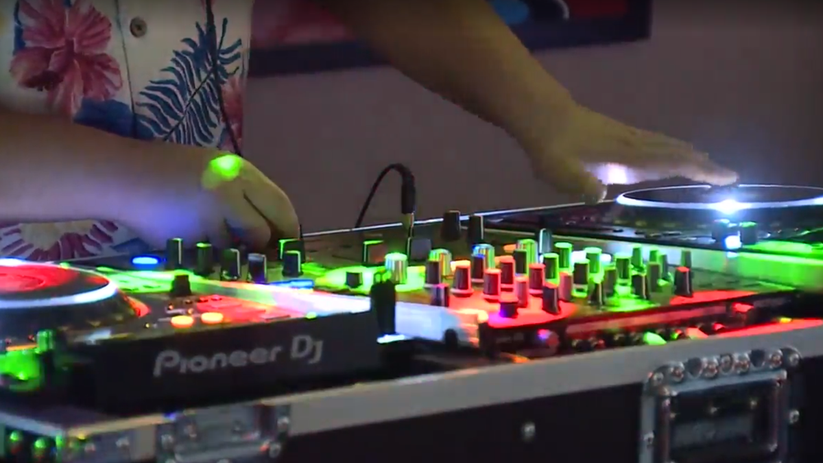 Library teaches kids how to spin records with DJ booth