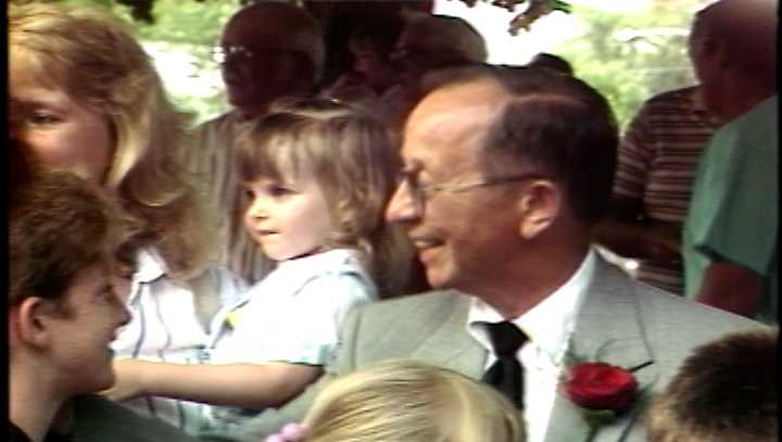 Iowa doctor honored with parade in 1989 amid retirement