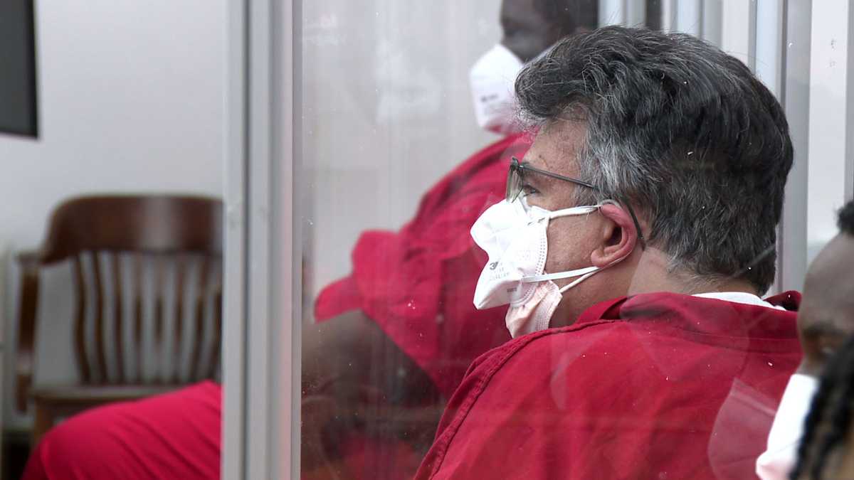 Mississippi medical board suspends license of doctor facing charges