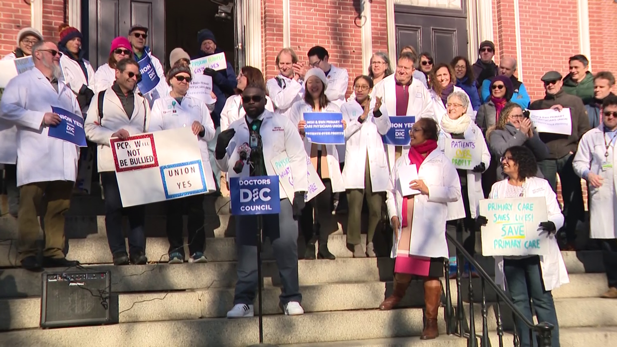 Hundreds of Mass. General Brigham doctors consider unionization