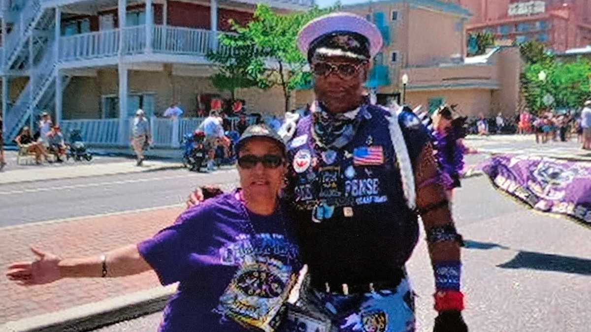 Ravens Flock remembers Captain Dee-Fense | Fan photos