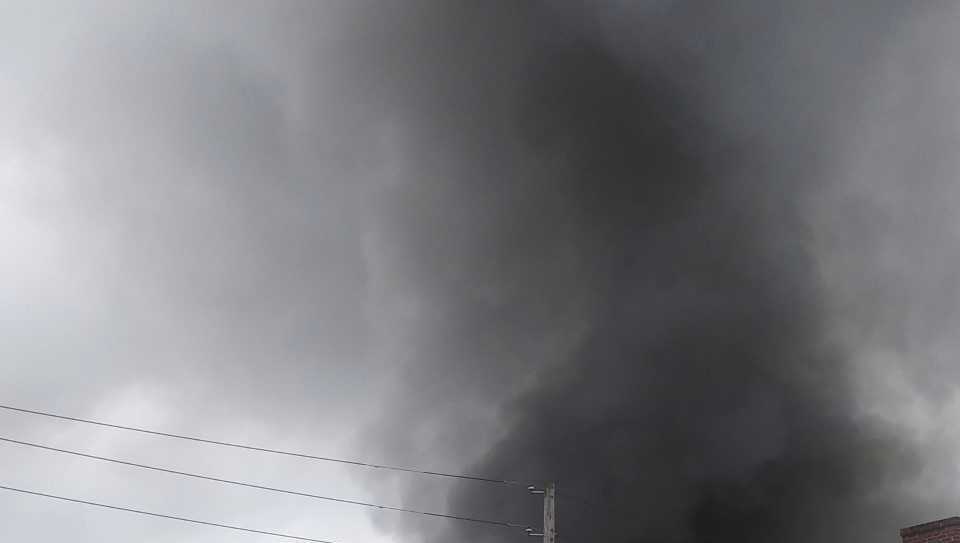 Hundreds of firefighters battle fire at Wrightsville business