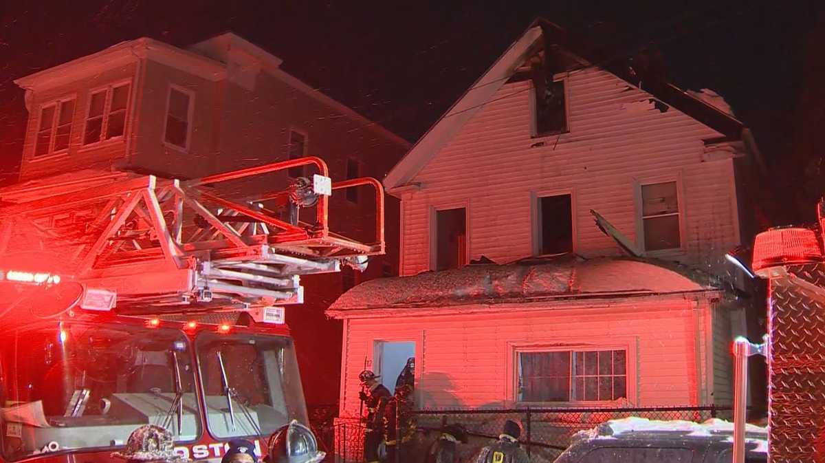 Frigid temperatures impact battle with Boston house fire
