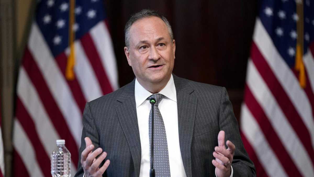 Doug Emhoff to campaign in Savannah as early voting kicks off