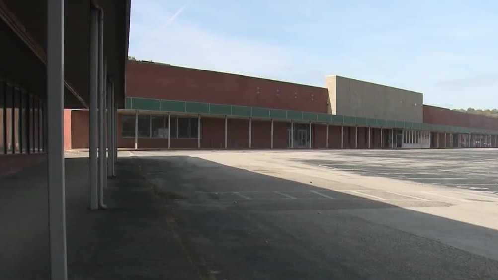 Vacant Redmar Plaza in Radcliff, Kentucky to be demolished