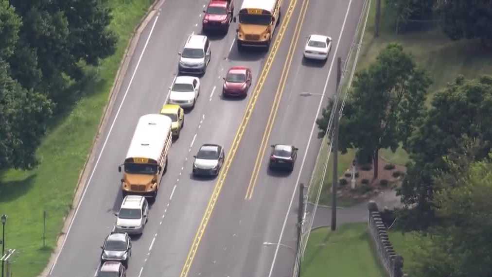 JCPS drop-off times improve, neighborhood traffic now a concern