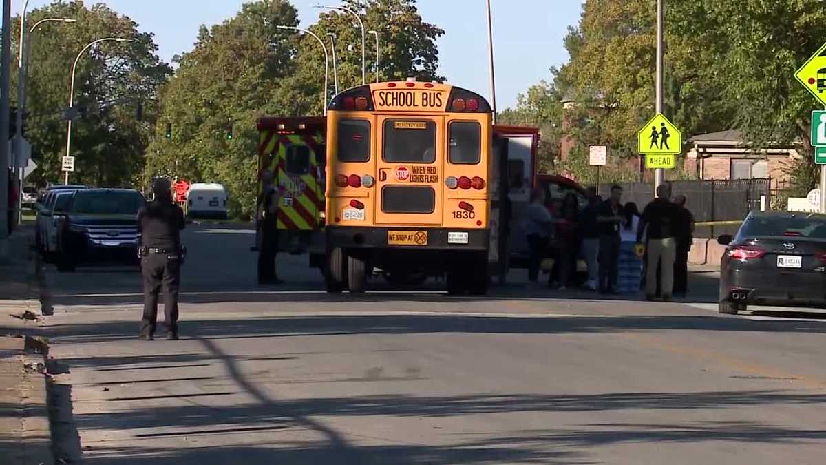 JCPS bus carrying 9 kids involved in crash in west Louisville