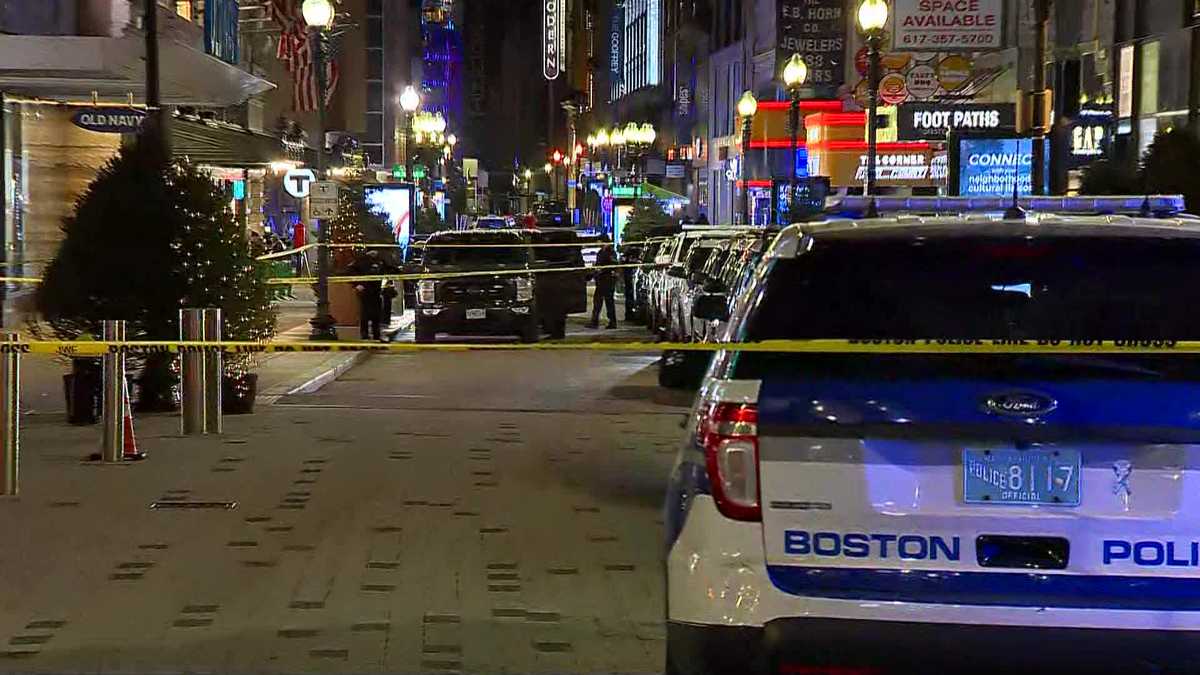 Person seriously injured in Boston Downtown Crossing stabbing