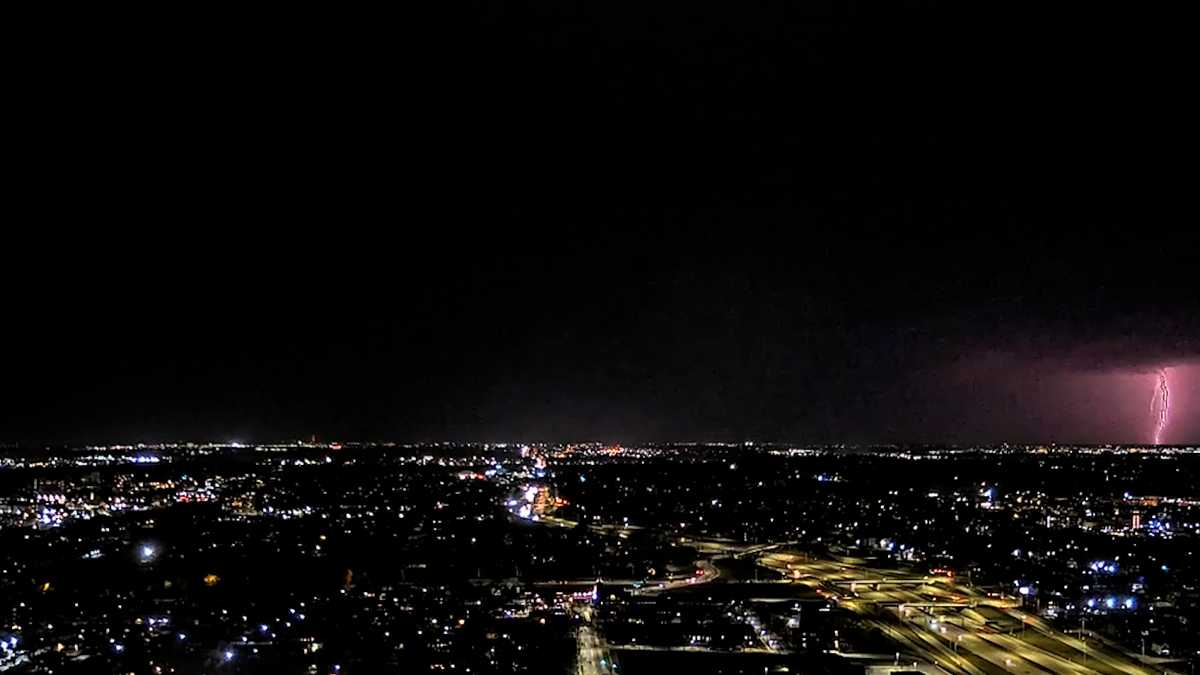 WATCH: KCCI's downtown skycam captures stunning lightning show