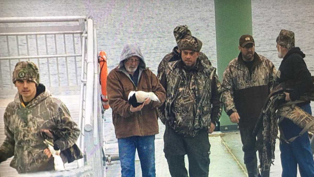 Duck hunters stranded in harbor rescued