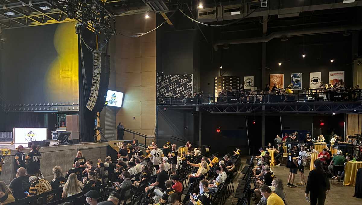 Pittsburgh Steelers fans flock to Stage AE for NFL Draft party