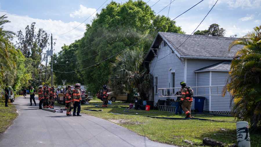 Crews battle flames after blowtorch ignites palm frond, house in Fort Myers