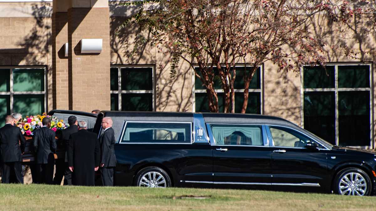 Rosalynn Carter's motorcade departs from Americus