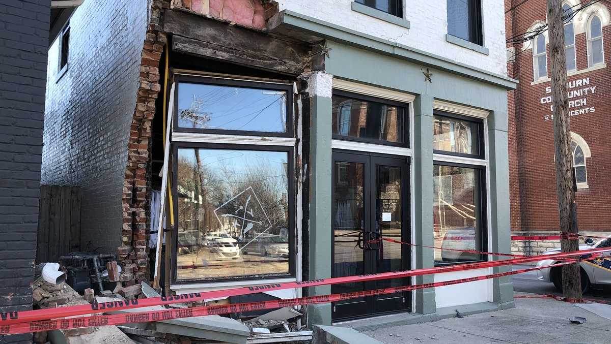 Surveillance video shows moment car crashes into Louisville building Surveillance video shows moment car crashes into Louisville building
