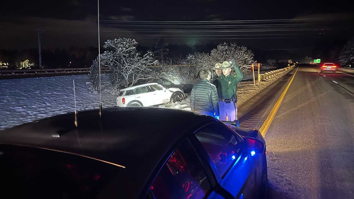 Mass. man charged with DWI after driving wrong way in NH, police say