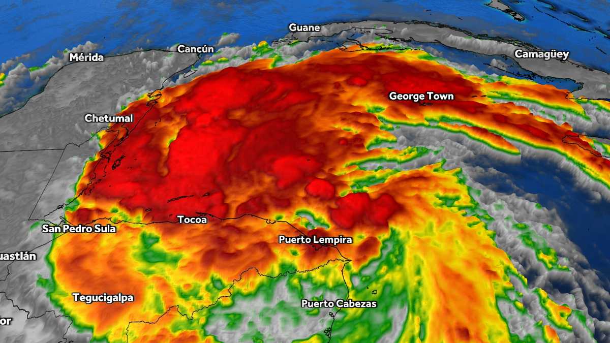 Rafael tracker: Today's maps, paths and spaghetti models