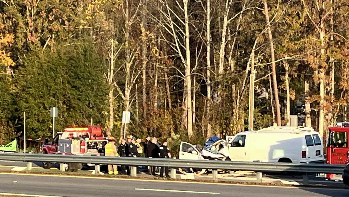 1 killed in head-on collision in Pickens County, officials say