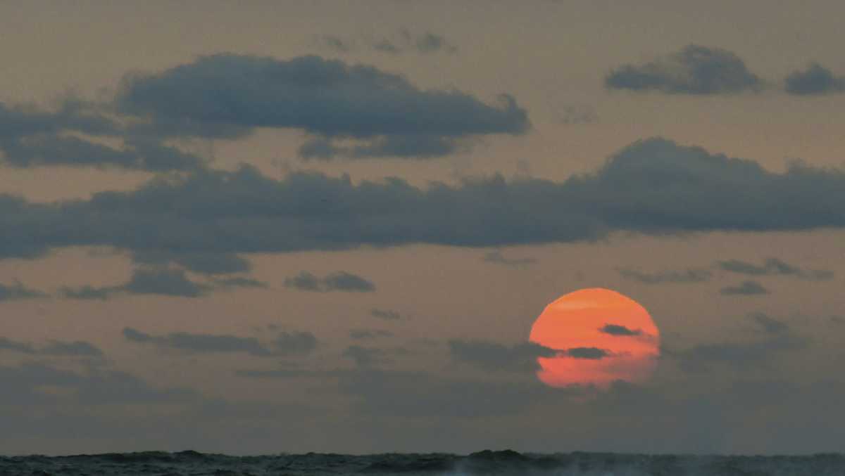 Western wildfire smoke causes East Coast haze