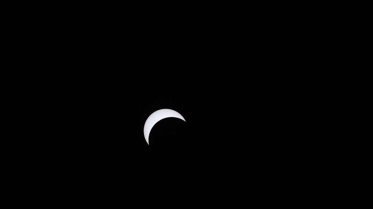 Photos of the total solar eclipse in Kentucky, southern Indiana
