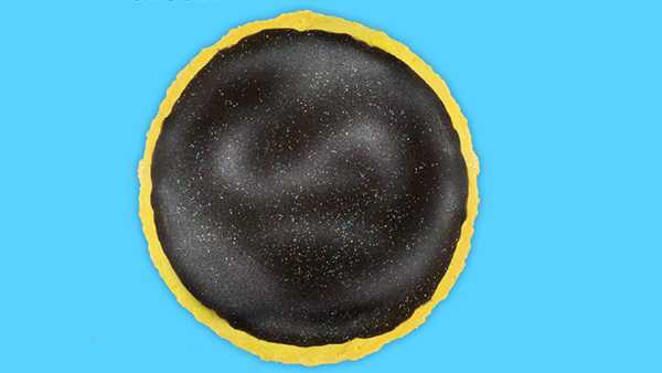 Busken bakes up special ‘galactic’ cookie for eclipse
