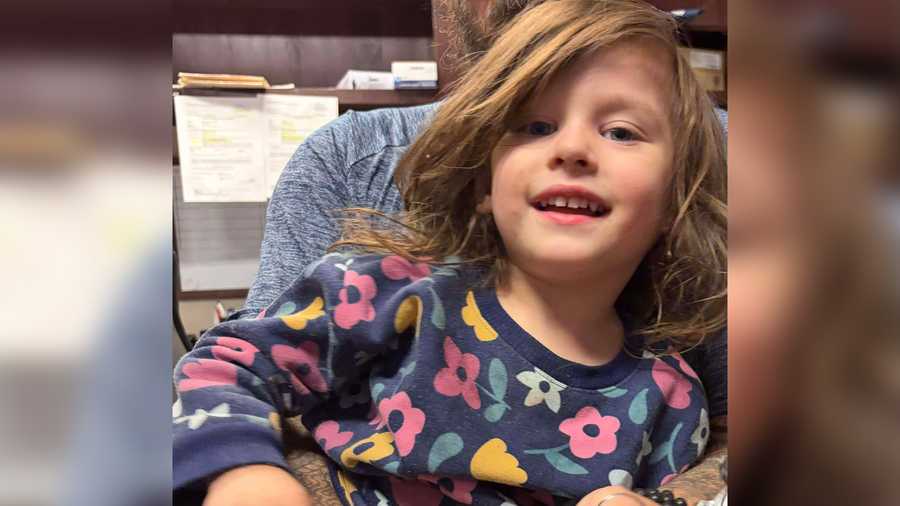 Edgewood police seek family of child found at store