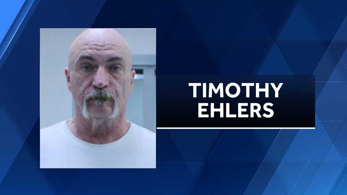 Council Bluffs police search for man with active felony warrants
