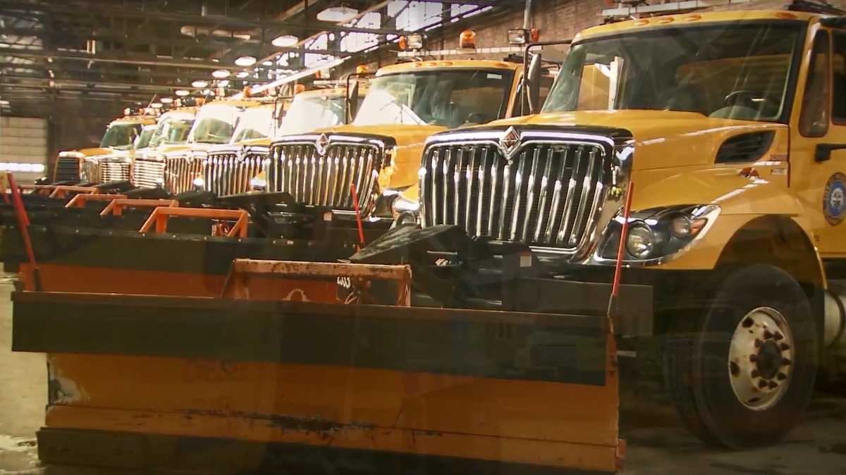 Milwaukee DPW didn't have all plows installed on trucks in time for snow