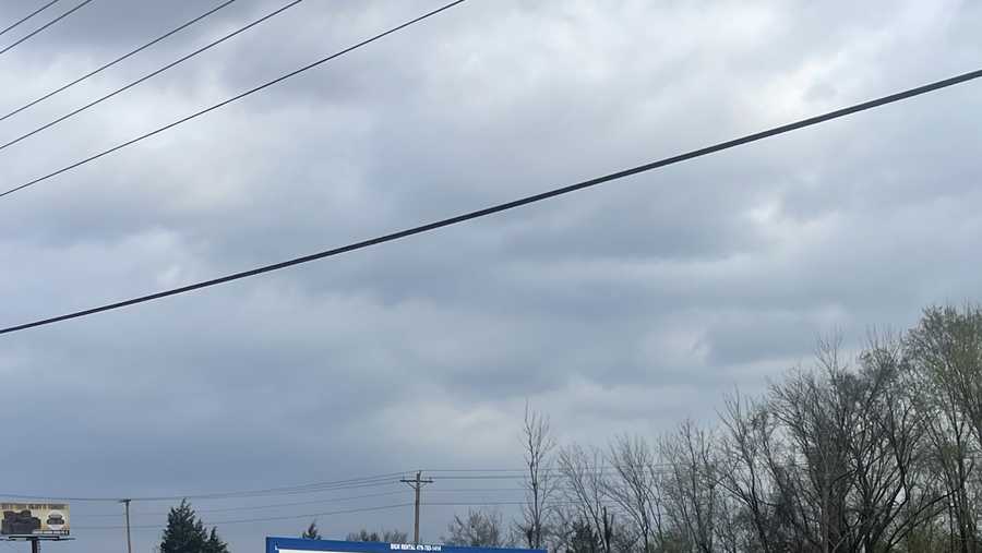 Arkansas town's businesses trade barbs in "sign wars"