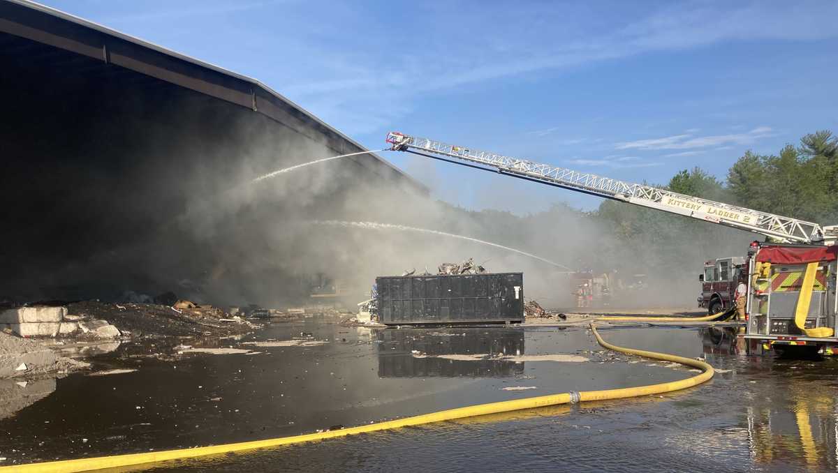 No one injured in Eliot recycling center fire