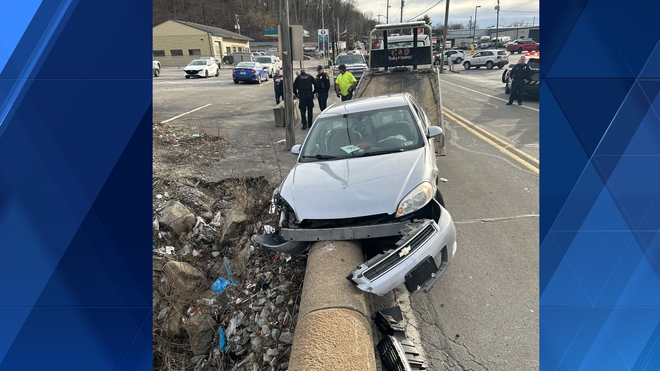 Belle Vernon woman arrested after crash hospitalizes two children