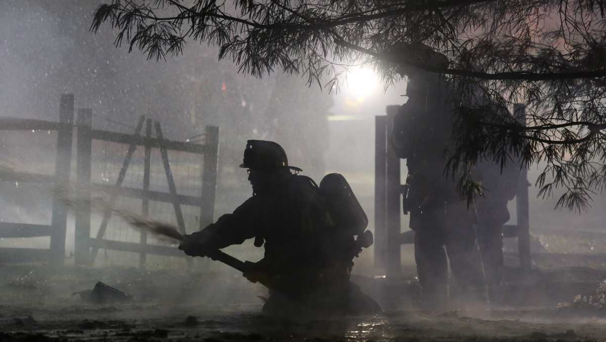 Crews battle early morning house fire in Ellicott City