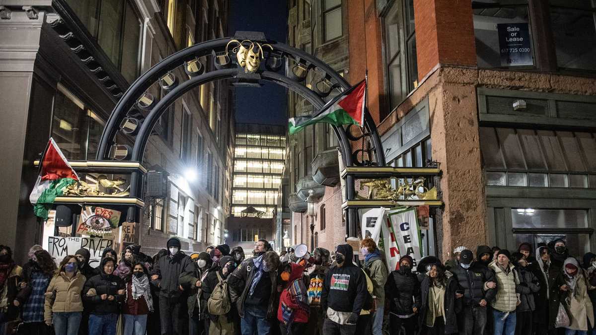 Students describe arrests as police cleared Emerson encampment