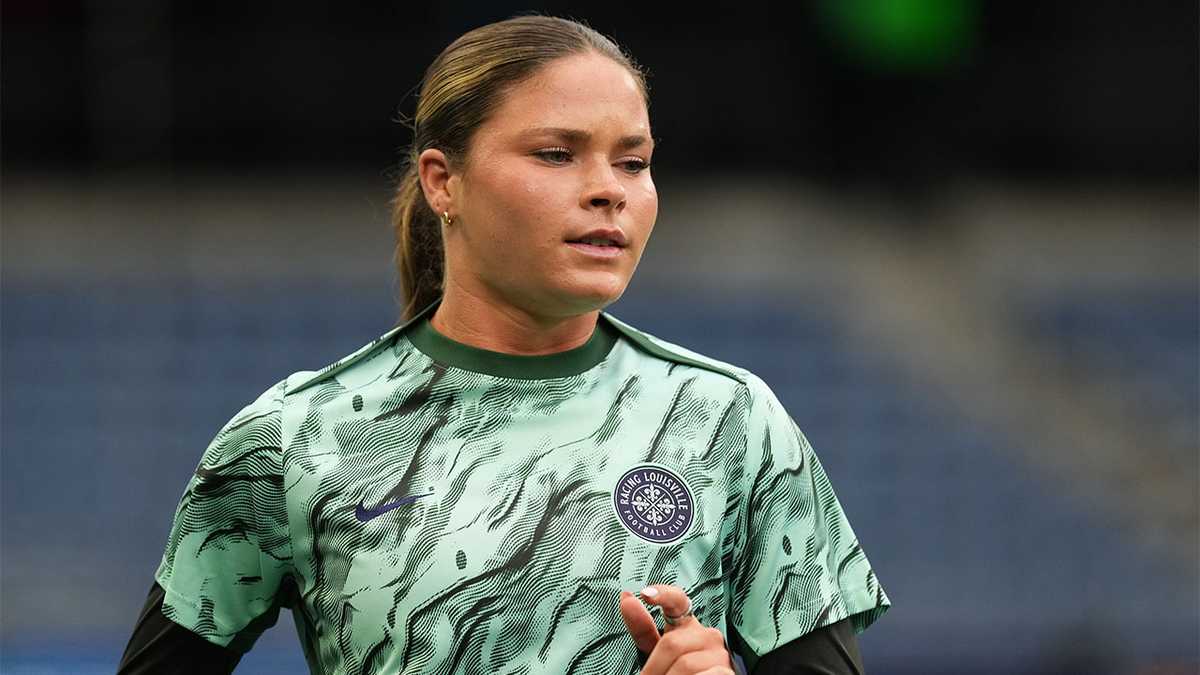 Racing forward Emma Sears inks new contract with the club