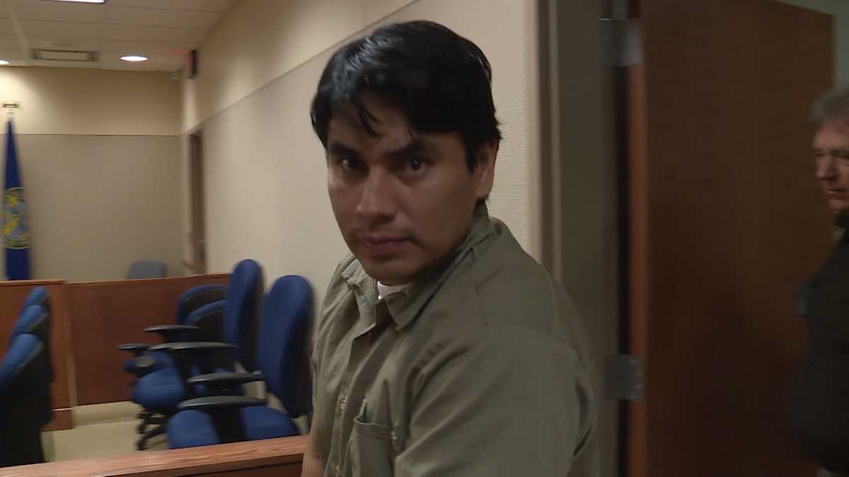 Man who assaulted deputy to escape car enters pleas