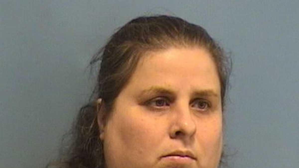 Covington paraprofessional accused of battery against student